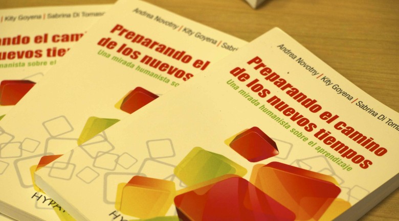 Pressenza - Andrea Novotny presenta libro sobre aprendizaje para la no ...