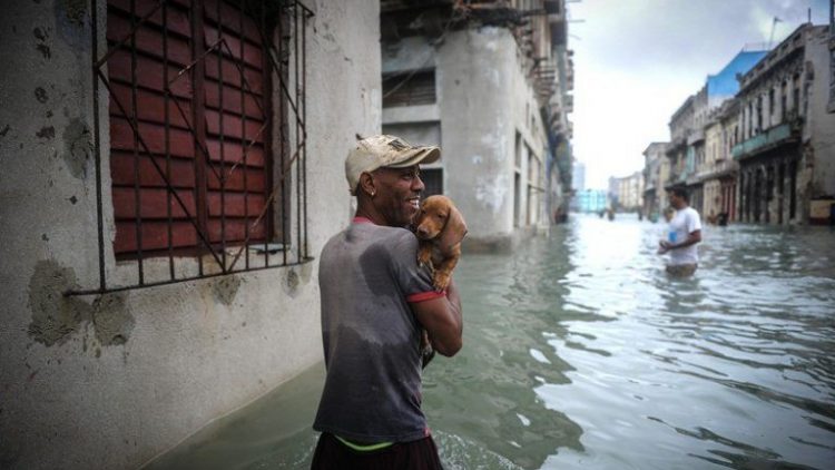 Cuba: crónica del paso de un huracán destructor. Cuantiosos daños pero ...