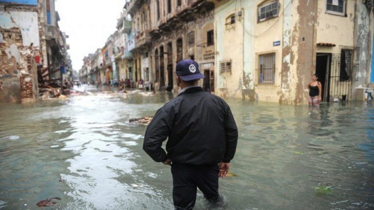 Cuba: crónica del paso de un huracán destructor. Cuantiosos daños pero ...