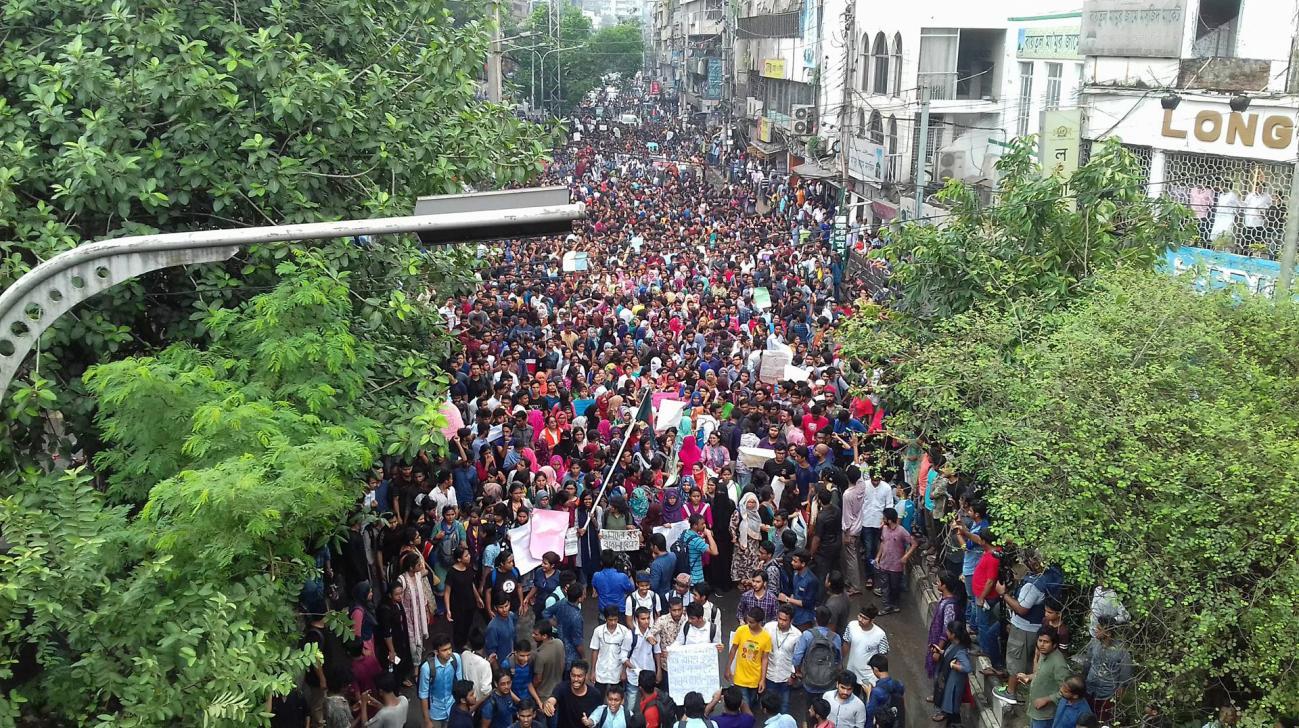 Bangladeshi students protest over road safety and justice