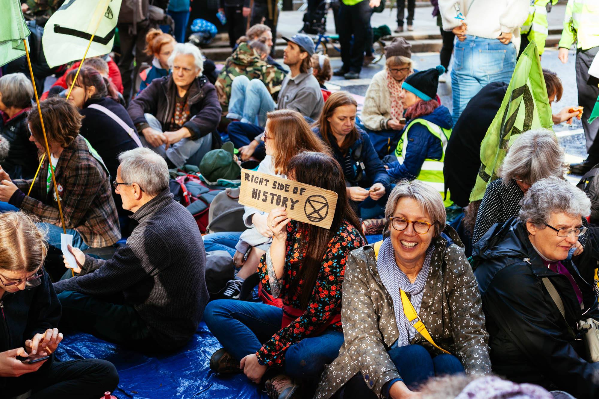 Extinction Rebellion protest in London continues despite ban ...